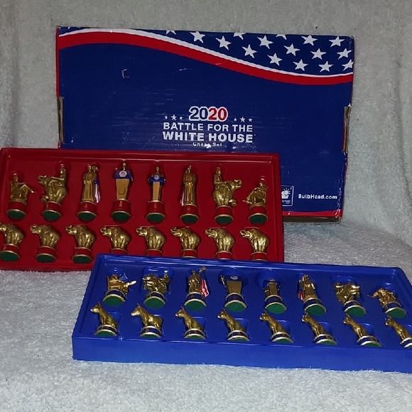 BulbHead.com | Games | 220 Battle For The White House Chess Set Limited ...